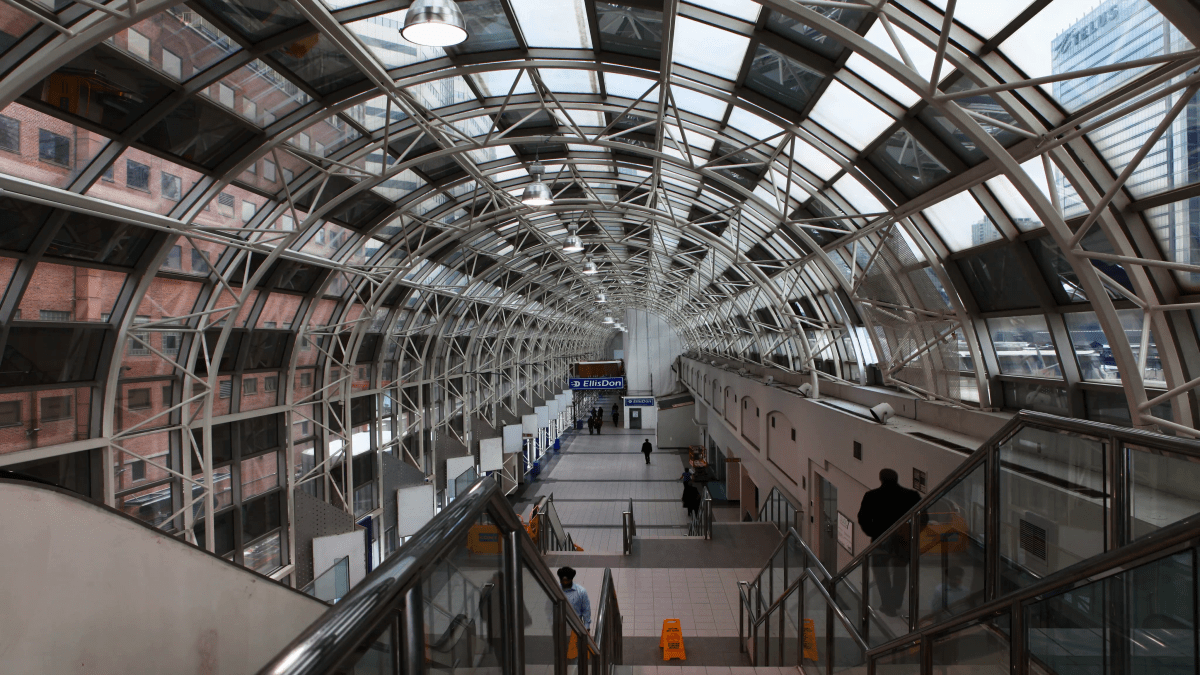 A cidade subterrânea de Toronto – GUIA DE TORONTO